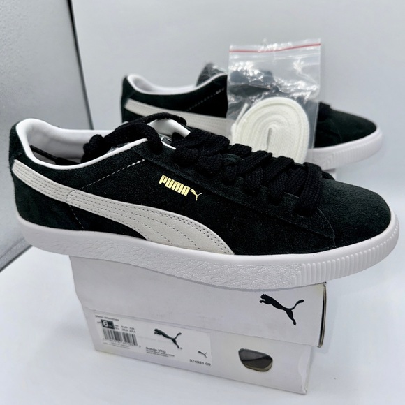 Puma | Shoes | Nwt Puma Suede Vtg Textured Leather Sneakers With Extra ...